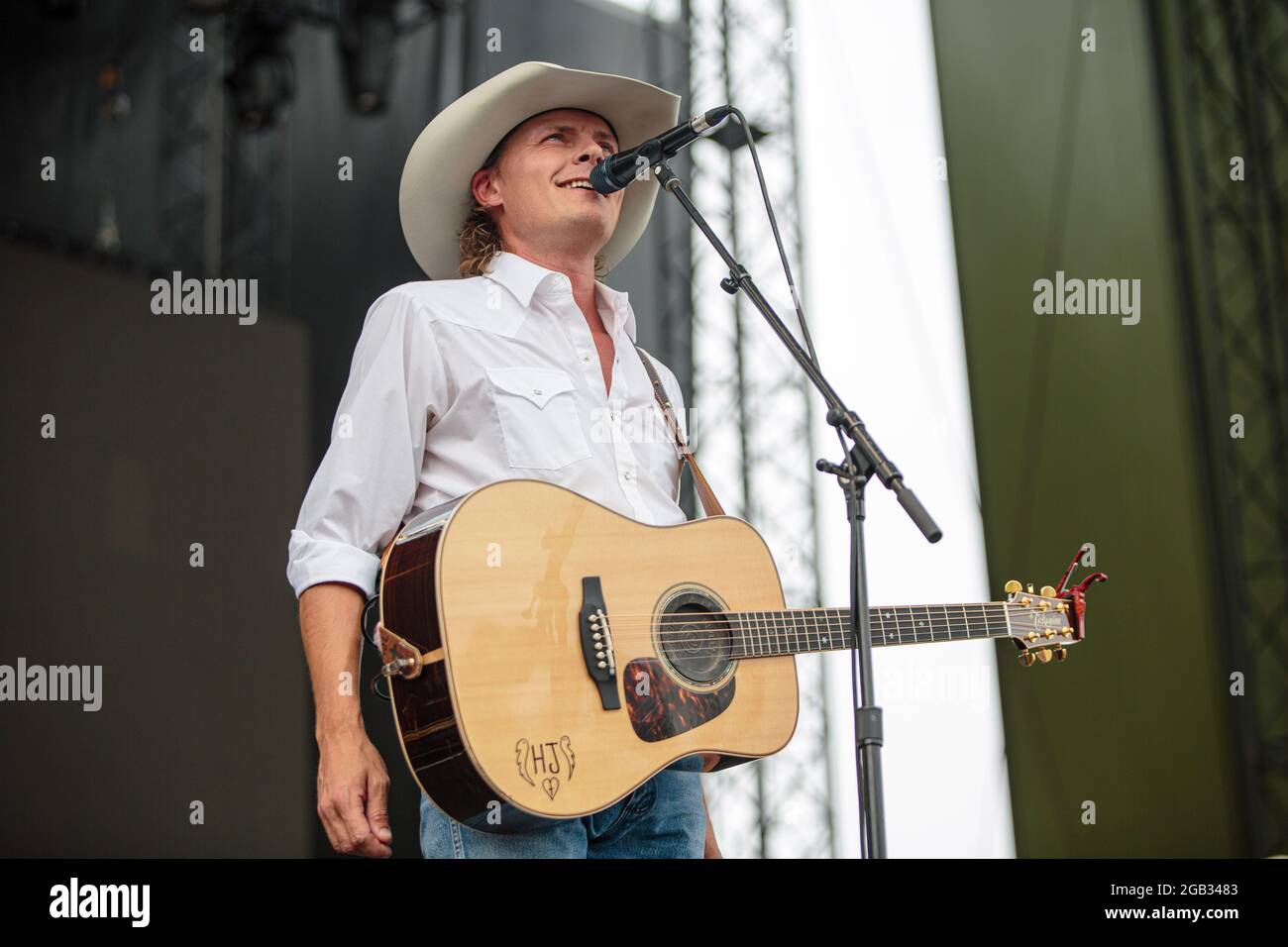SInger Ned Ledoux performs on the mainstage during day 2 of the ...