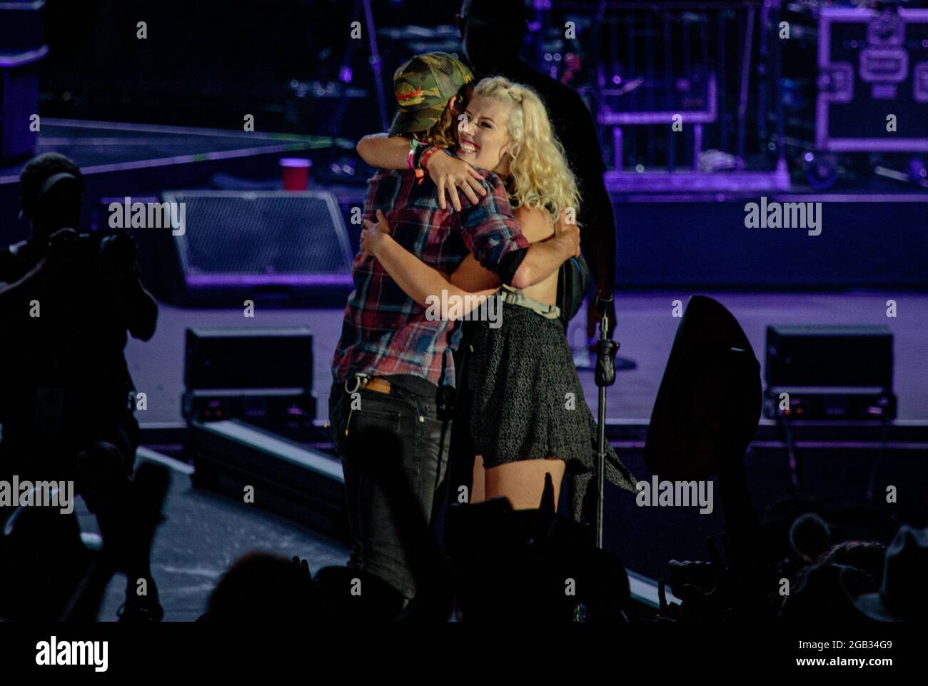 SInger Dierks Bentley headlines night two of the Watershed Music ...