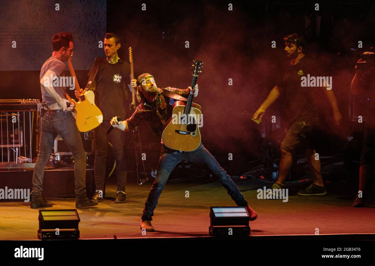 SInger Dierks Bentley headlines night two of the Watershed Music ...