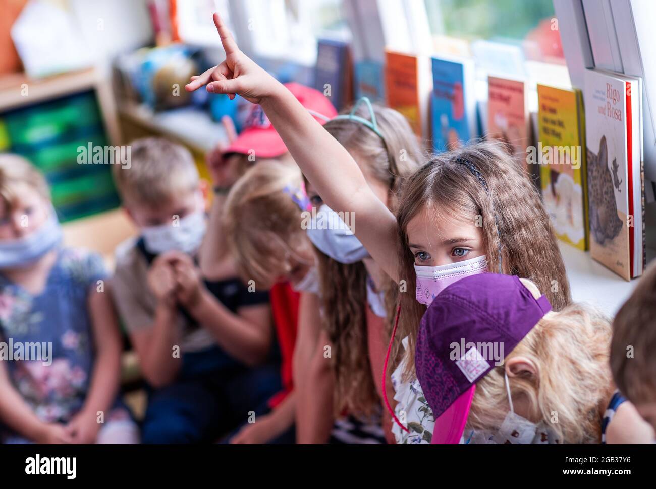 Children wearing masks classroom school hi-res stock photography and ...