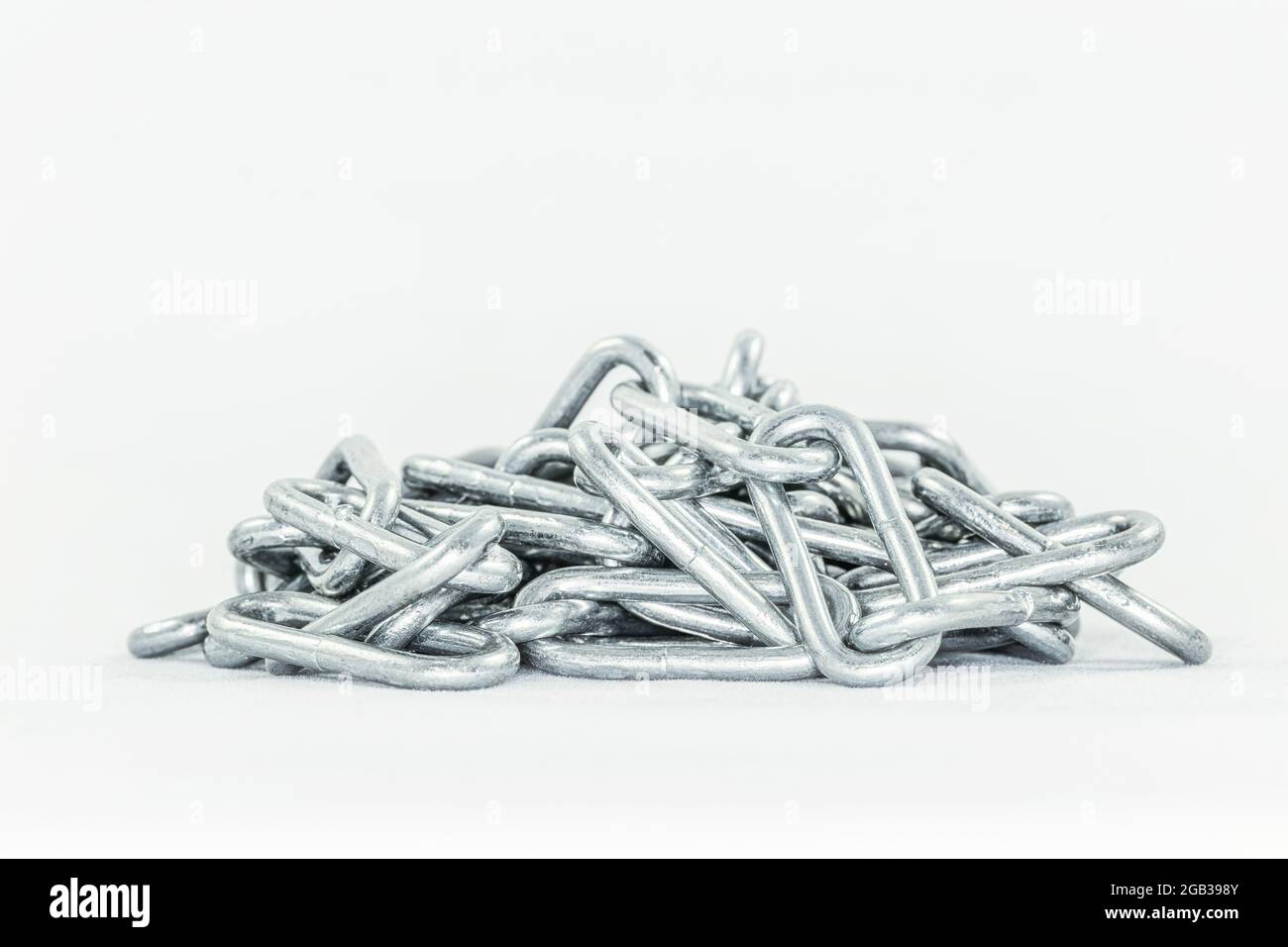 Piles of chains hi-res stock photography and images - Alamy