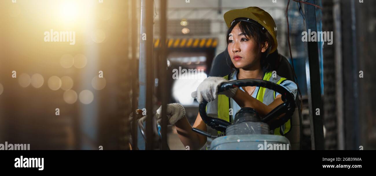 Forklift safety vest hi-res stock photography and images - Alamy