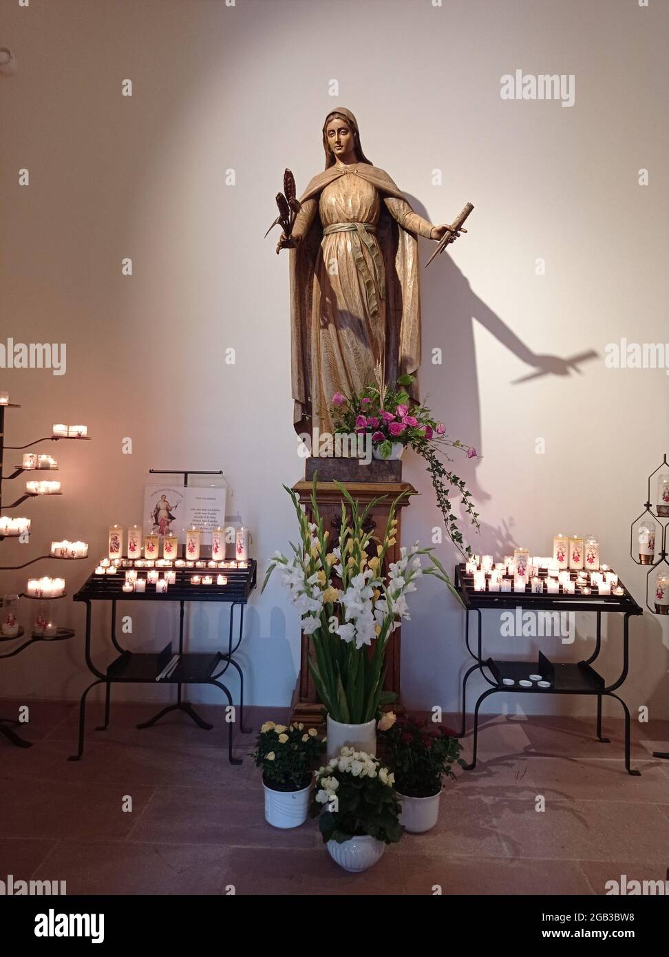 La statue de vierge marie hi-res stock photography and images - Alamy