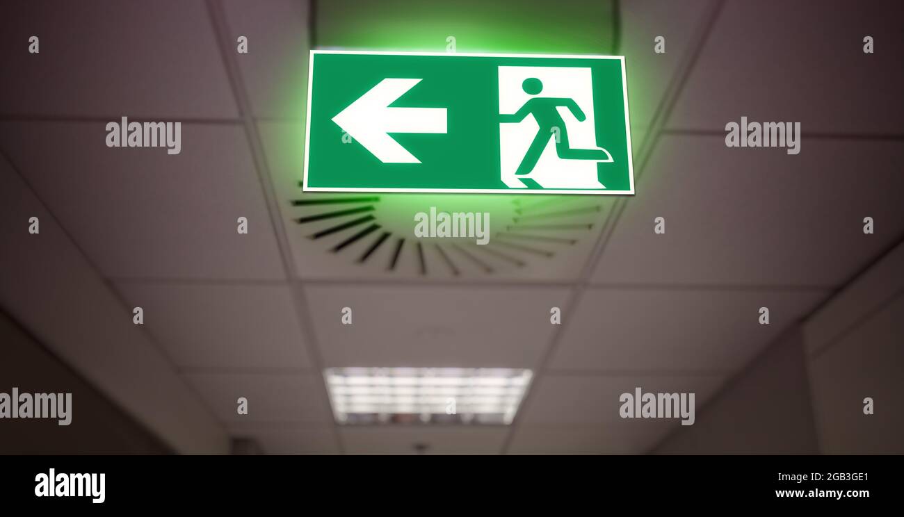 Evacuation route sign building hi-res stock photography and images - Alamy