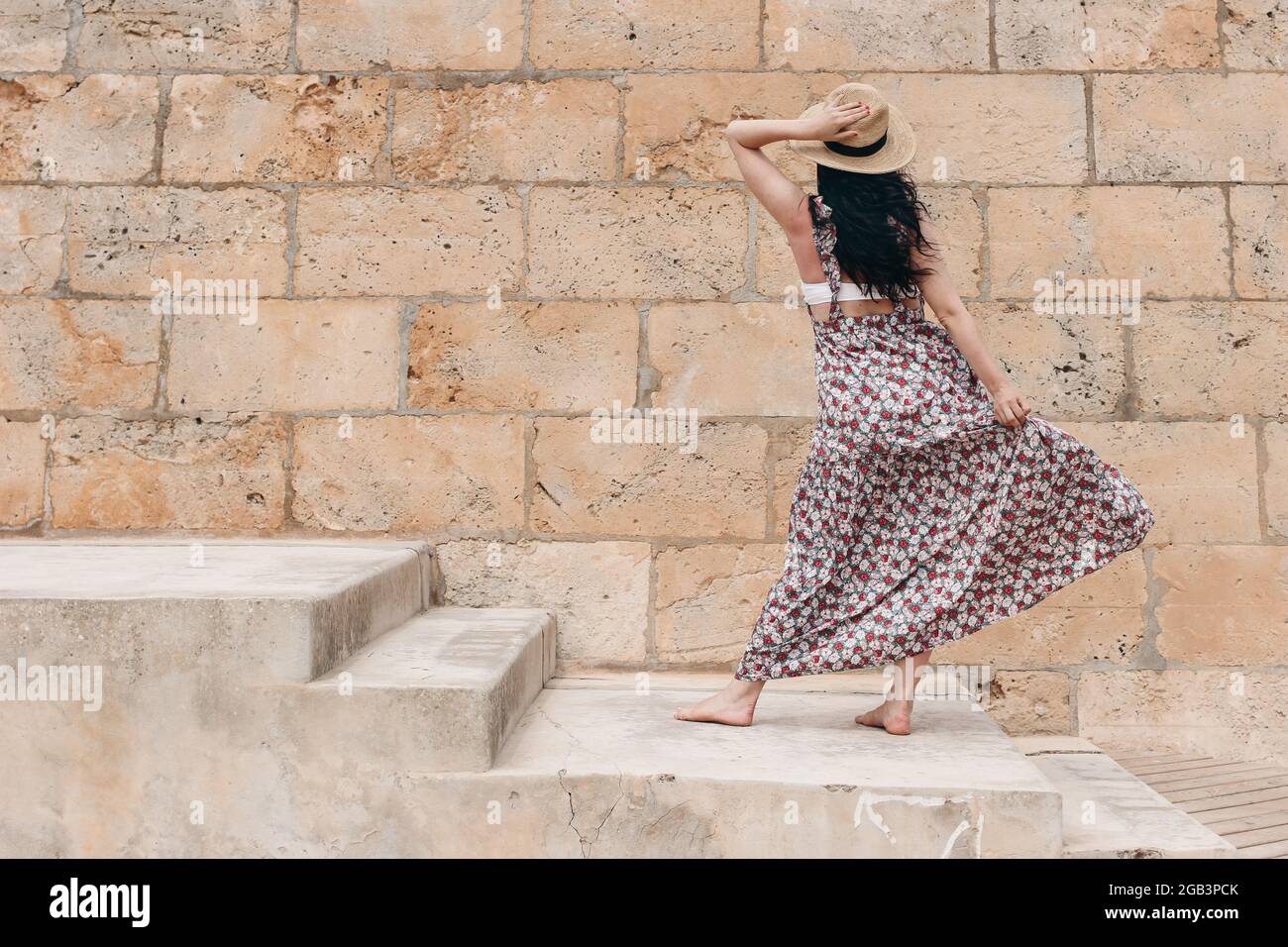 Portrait barefoot model long hi-res stock photography and images - Alamy