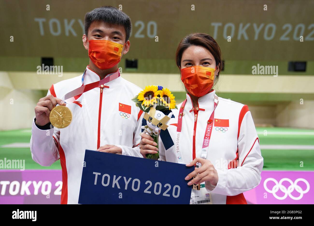 Tokyo, Japan. 2nd Aug, 2021. Zhang Changhong (L) of China poses for ...