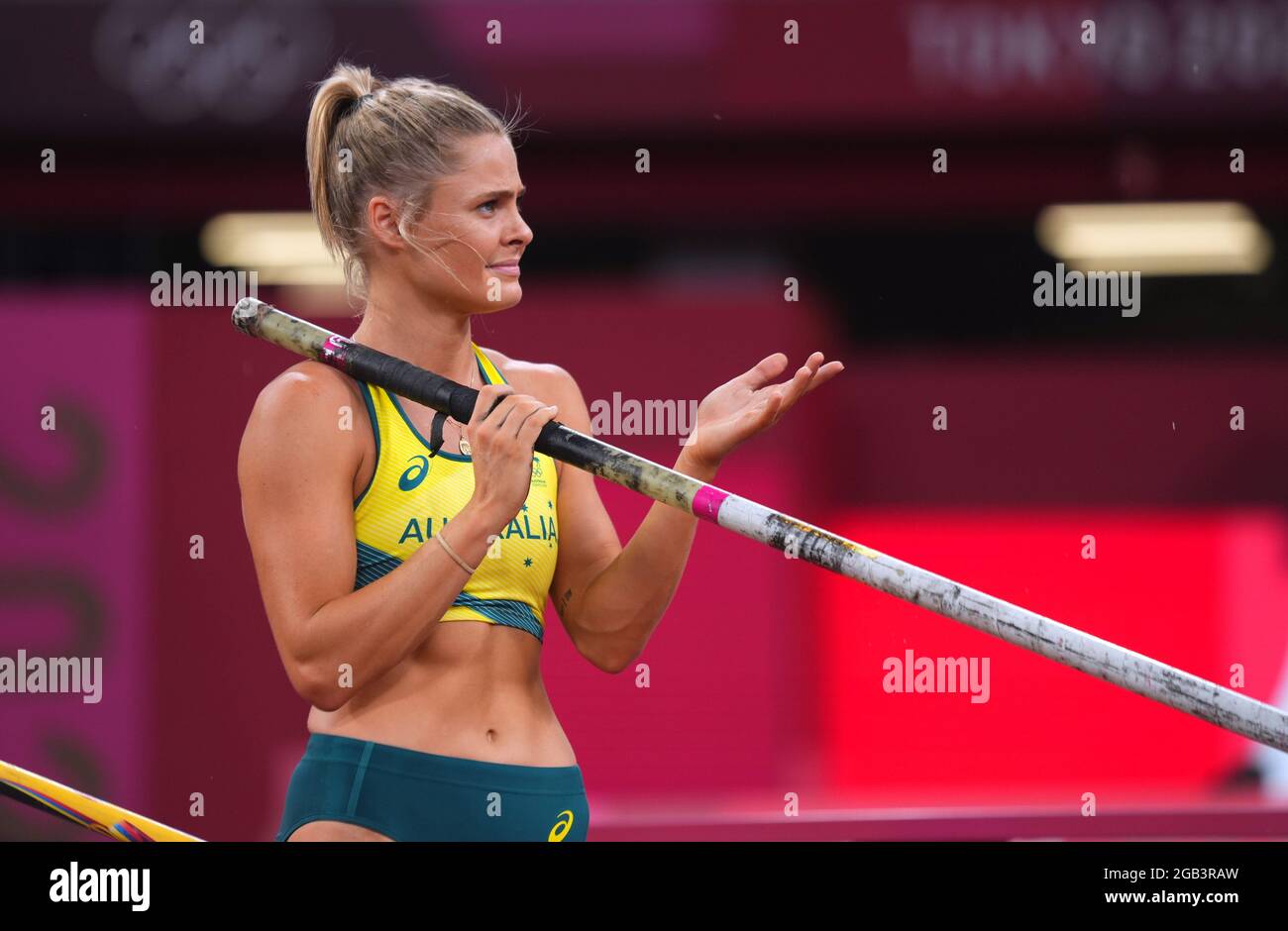 Nina kennedy pole vault hi-res stock photography and images - Alamy