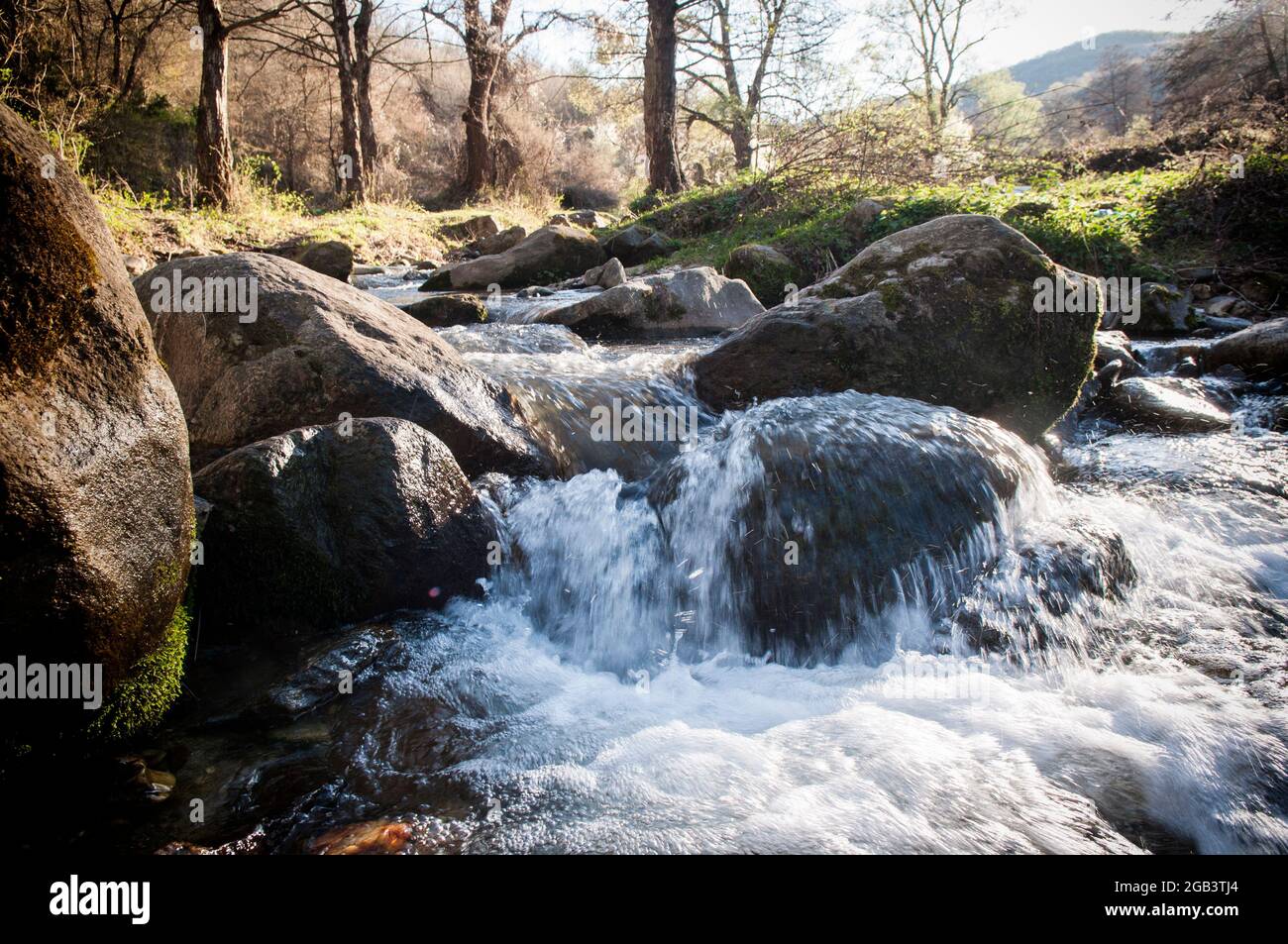 River flowing between rock hi-res stock photography and images - Alamy