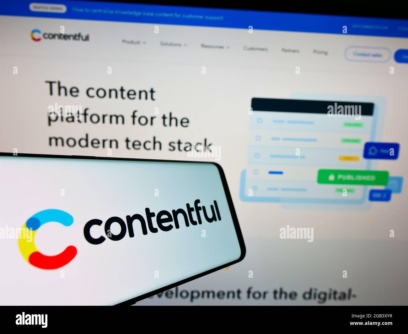 Contentful hi-res stock photography and images - Alamy