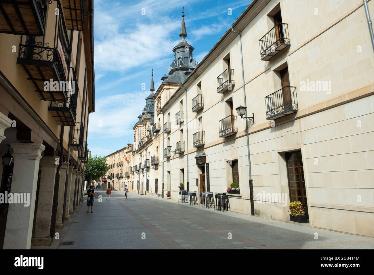 Street in the historic center of Burgo de Osma, Soria Stock Photo - Alamy