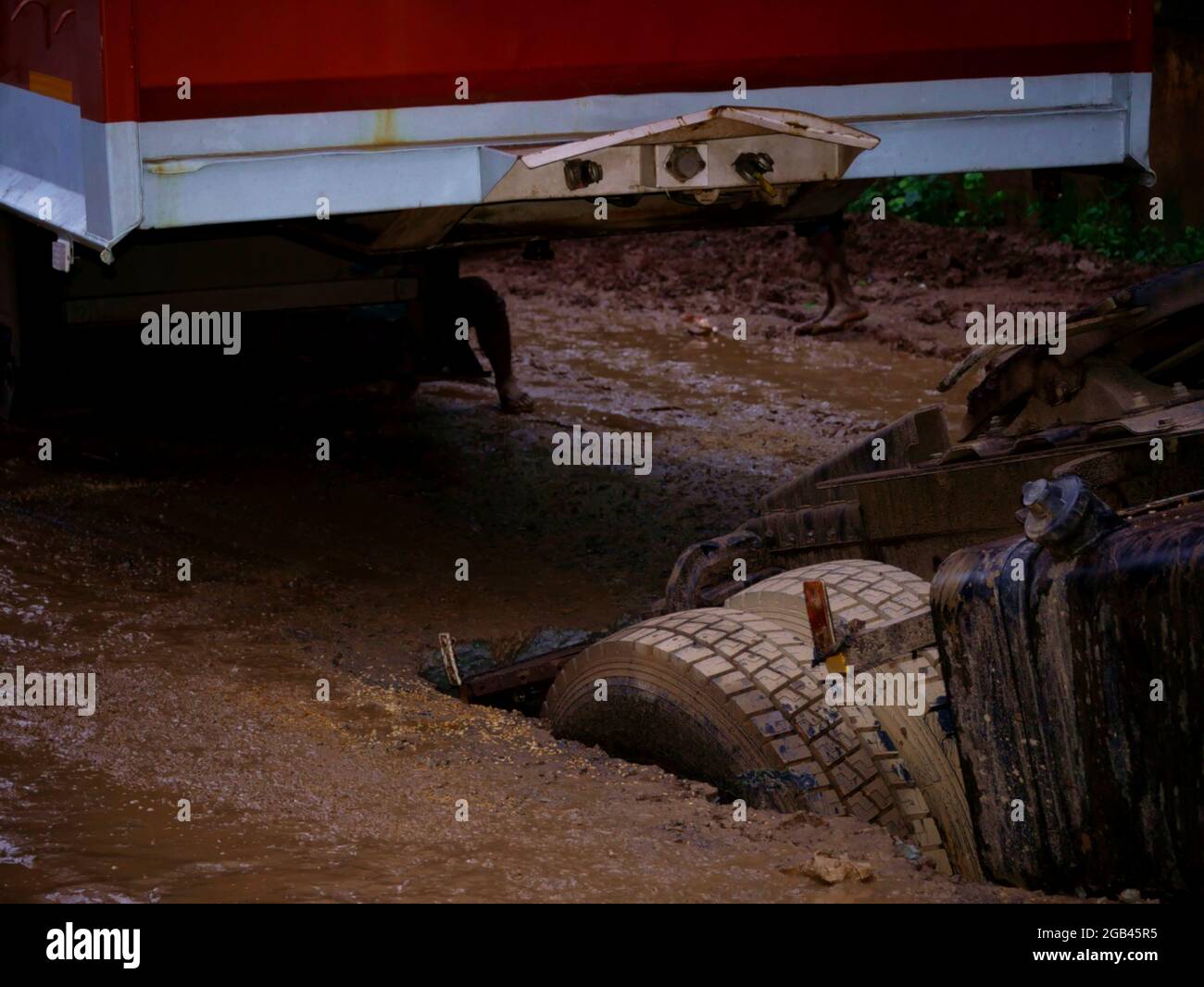Indian Lorry truck Collapse on road during raining season on mud dirty ...
