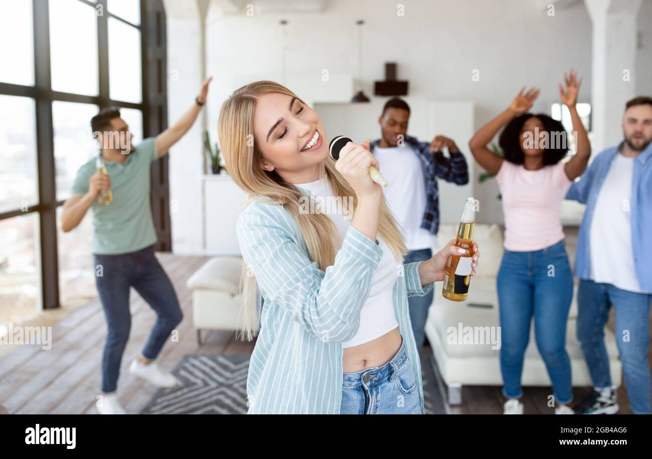 Singing party hi-res stock photography and images - Alamy