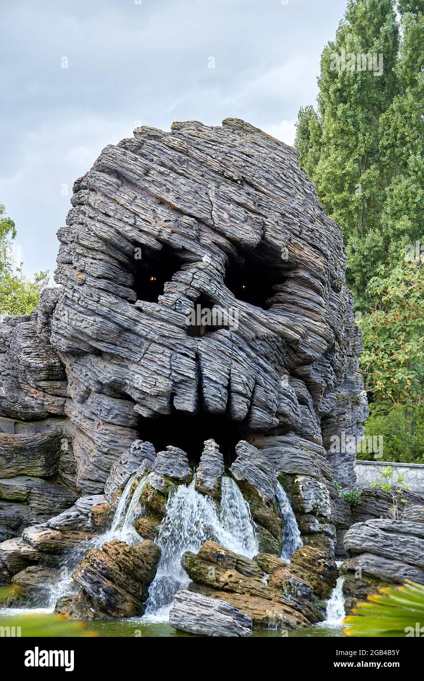 Skull vessel hi-res stock photography and images - Alamy