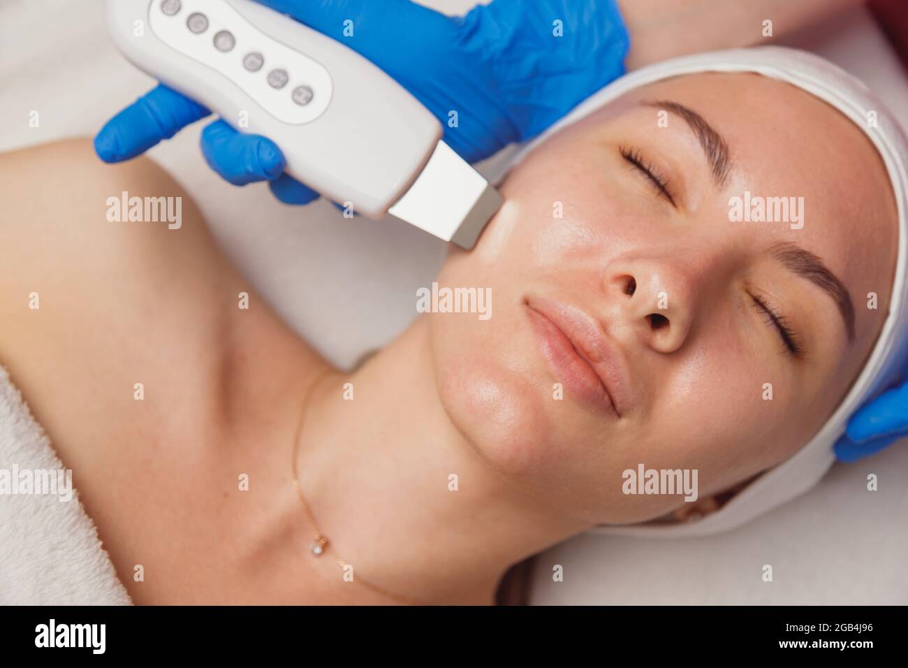 Cosmetic procedure with ultrasonic face cleaning machine, lifting ...