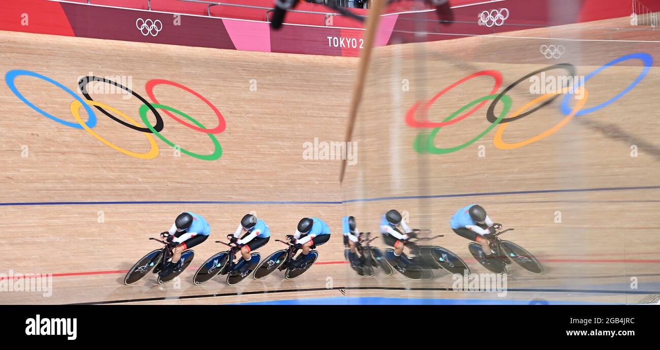 Team sprint hi-res stock photography and images - Alamy