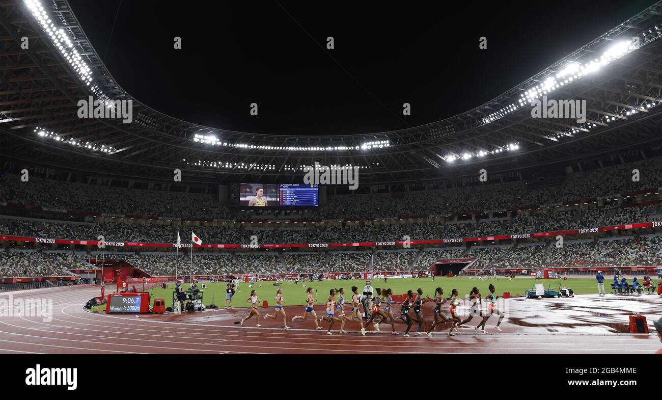 Tokyo, Japan. 02nd Aug, 2021. Competitors run in the Women's 5000m ...