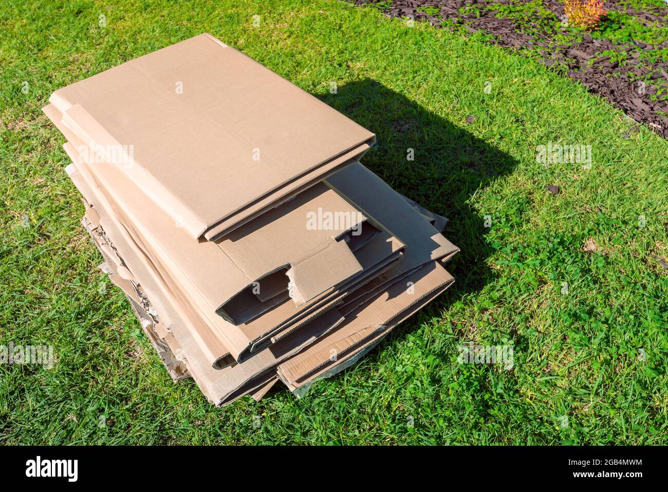 Carton box pile hi-res stock photography and images - Alamy