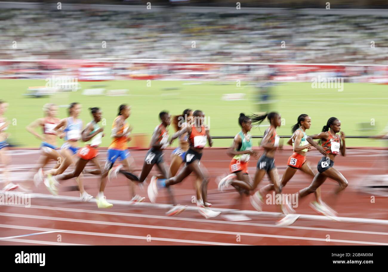 Tokyo, Japan. 02nd Aug, 2021. Competitors run in the Women's 5000m ...