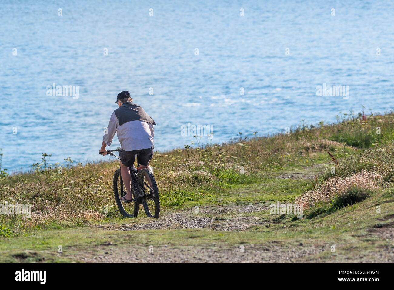 Coast path cornwall bicycle hi-res stock photography and images - Alamy