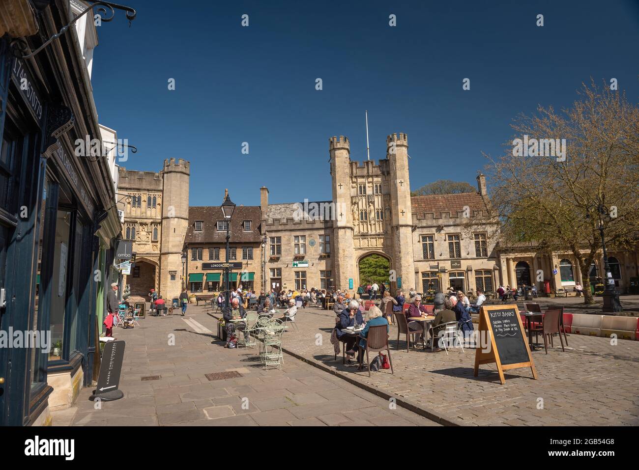 Wells england somerset market square hi-res stock photography and ...