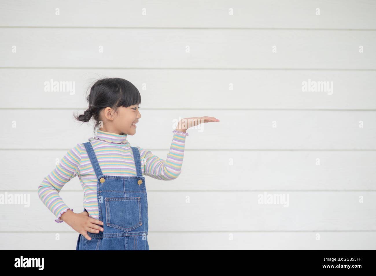 Child on white background hi-res stock photography and images - Alamy