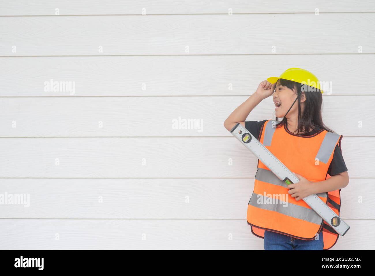 Asian Girls Pretending To Be A Construction Worker Stock Photo Alamy asian-girls-pretending-to-be-a-construction-worker-stock-photo-alamy