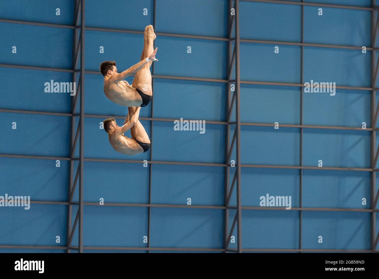 German divers Patrick Hausding (front) and Sascha Klein (back), 10 m ...