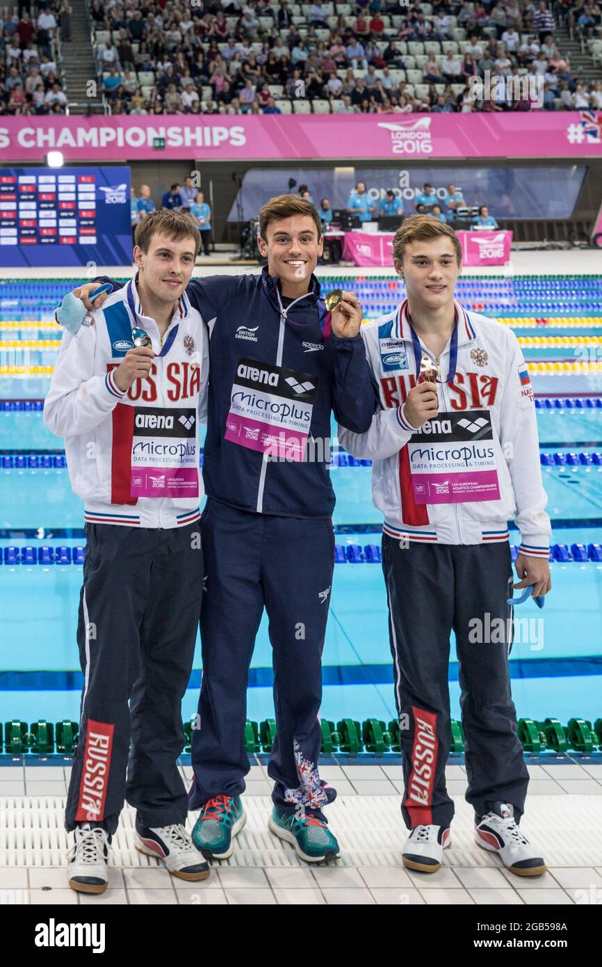 Tom daley diving gold hi-res stock photography and images - Alamy