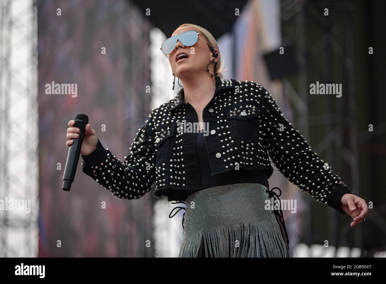 Gabby Barrett High Resolution Stock Photography and Images - Alamy
