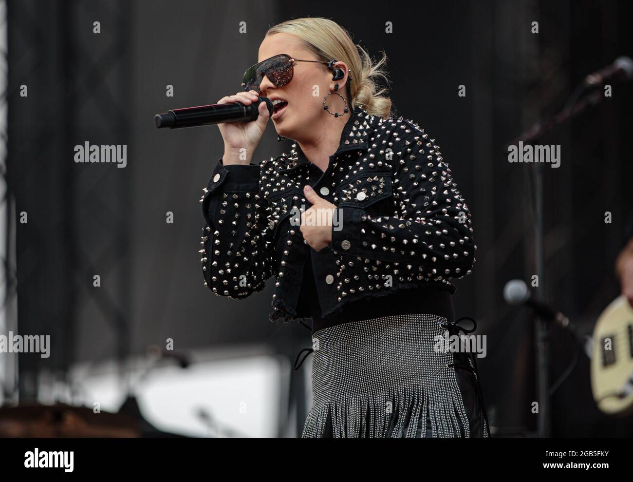 Washington, USA. August 1st 2021: SInger Gabby Barrett performs during ...