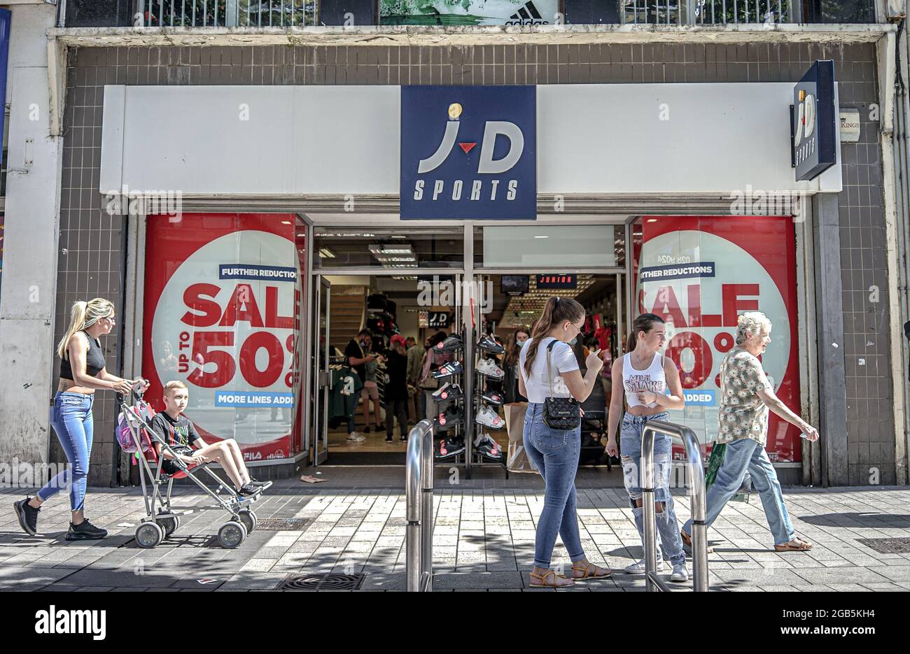 Jd sports shop 2021 hi-res stock photography and images - Alamy
