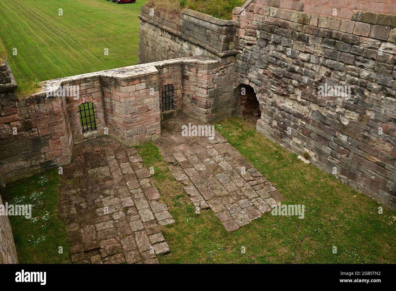 Berwick castle and ramparts hi-res stock photography and images - Alamy