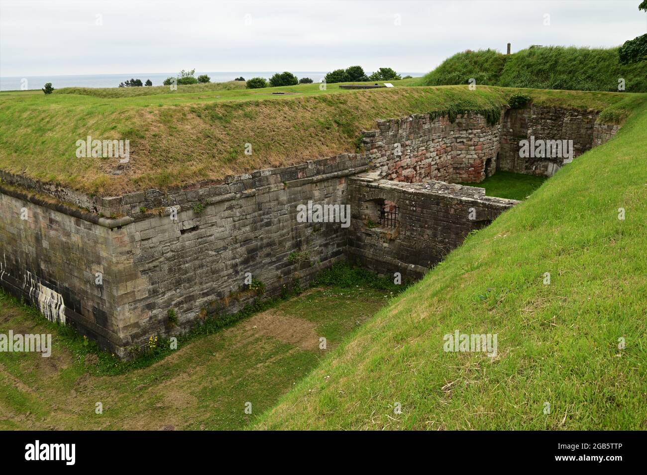 Berwick castle and ramparts hi-res stock photography and images - Alamy