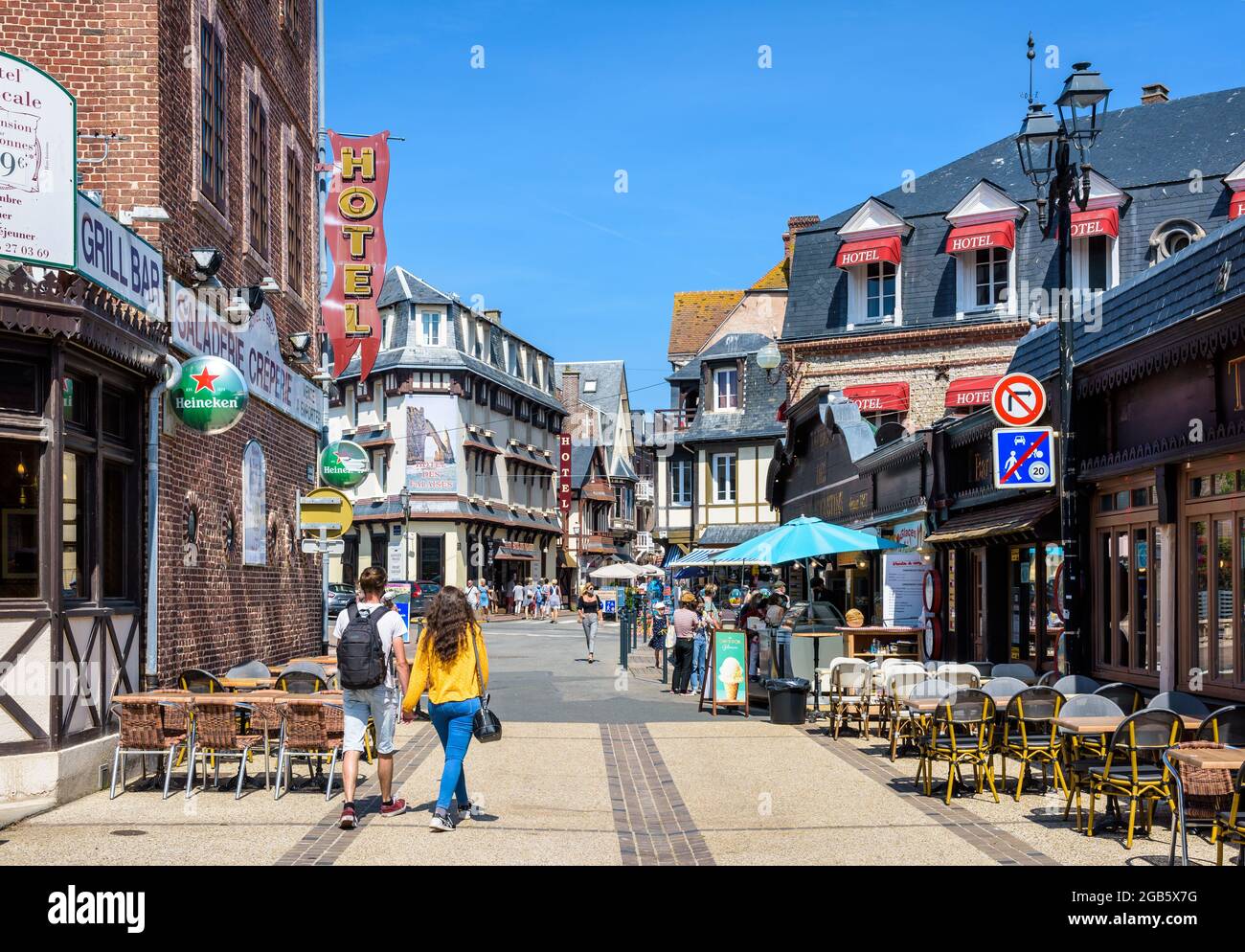Monge hi-res stock photography and images - Alamy
