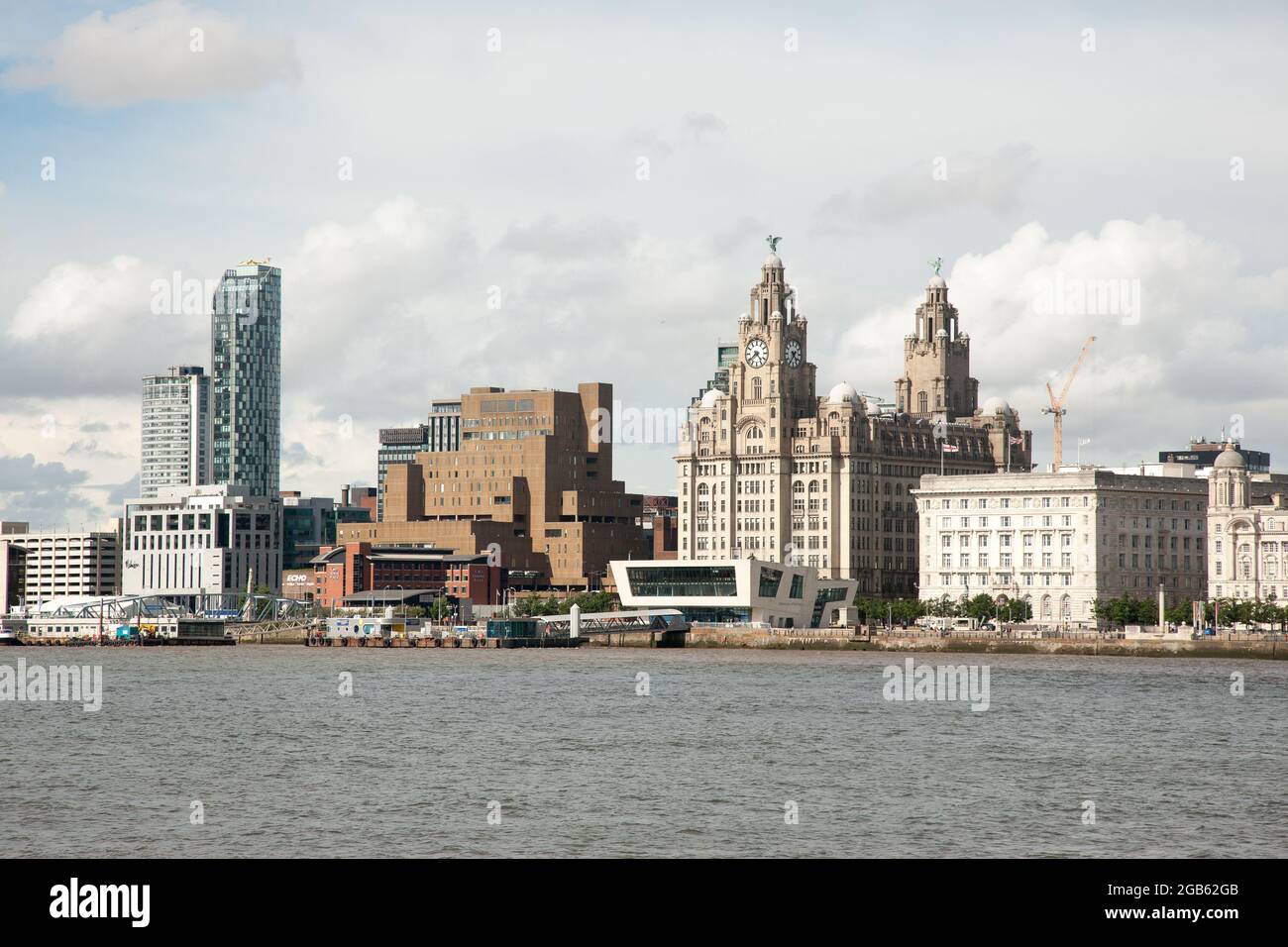 Liverpool waterfront river Mersey Stock Photo - Alamy