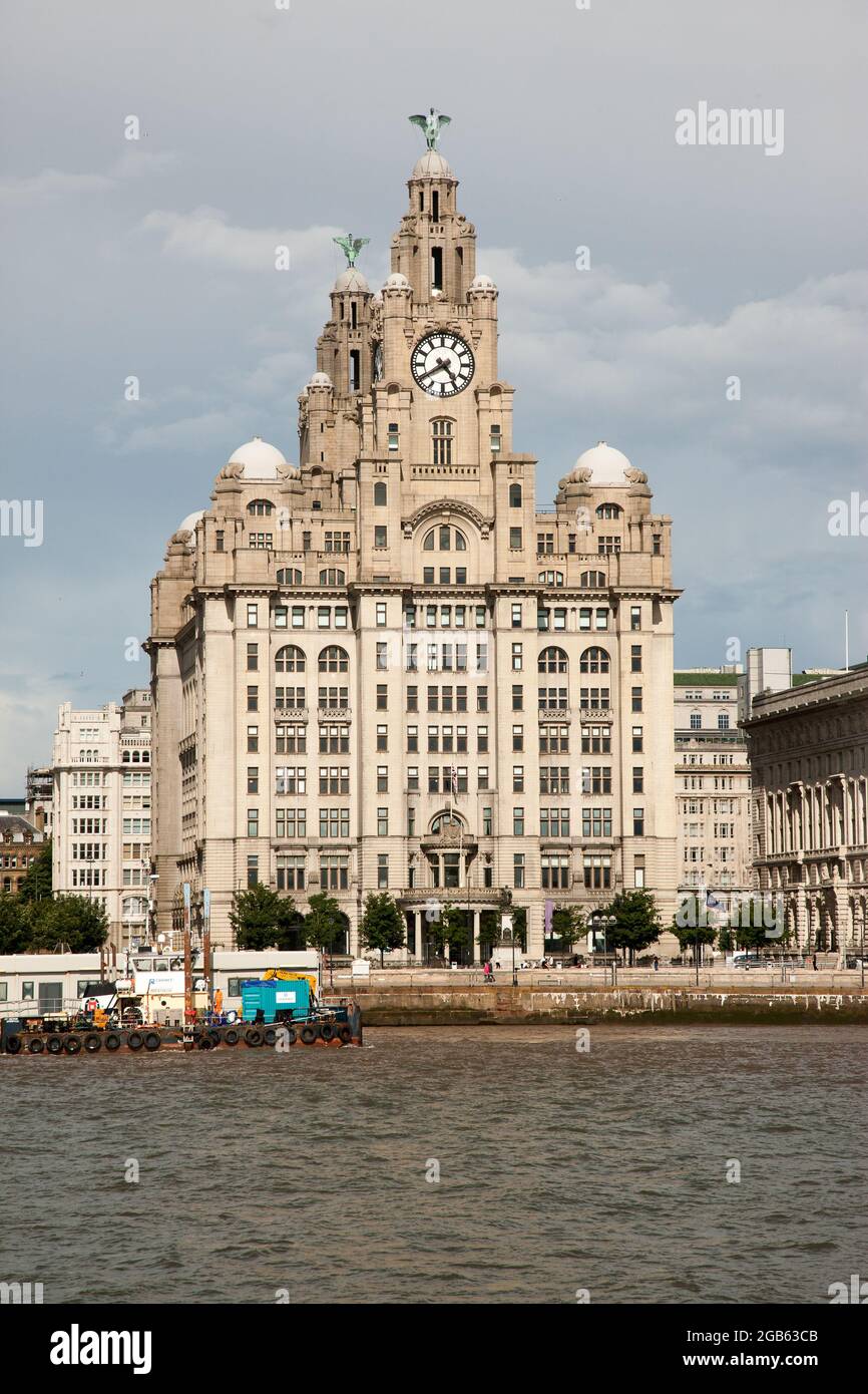 Liverpool waterfront river Mersey Stock Photo - Alamy