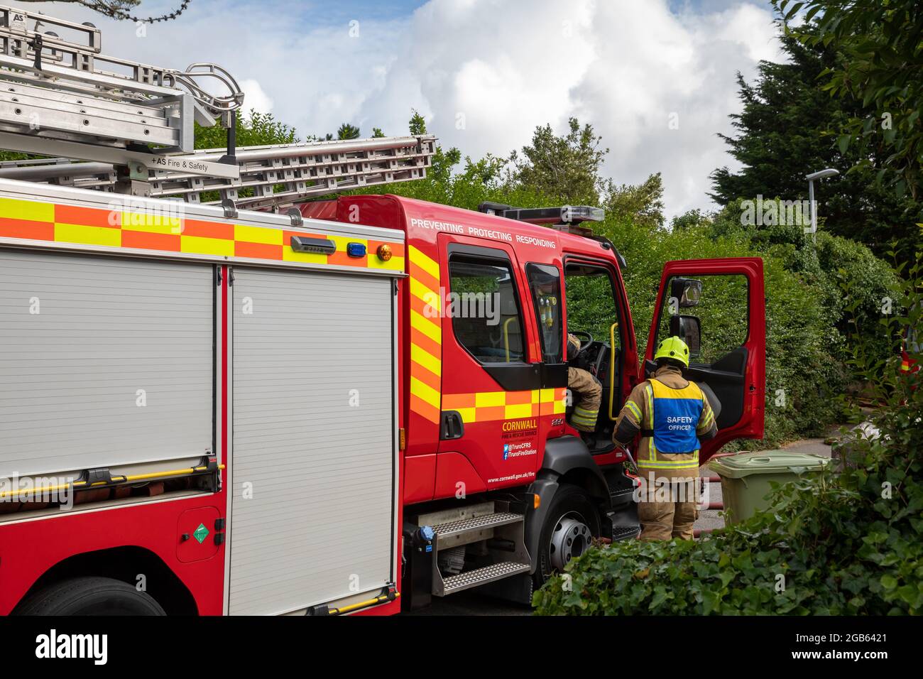 Camborne, Cornwall,UK,2nd August 2021,Fire Brigade attend a large Farm ...