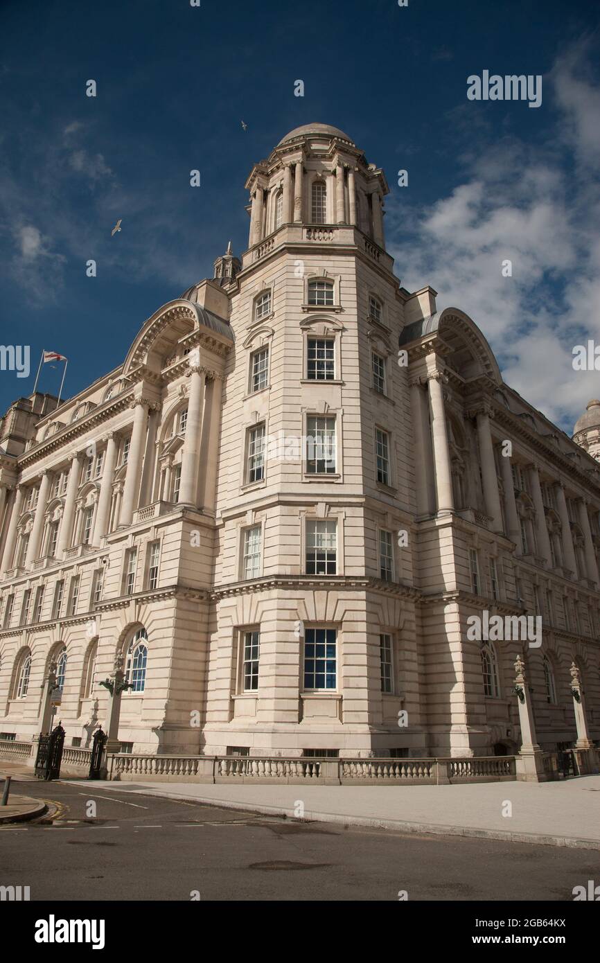 Mersey Docks and Harbour Board Building Stock Photo - Alamy
