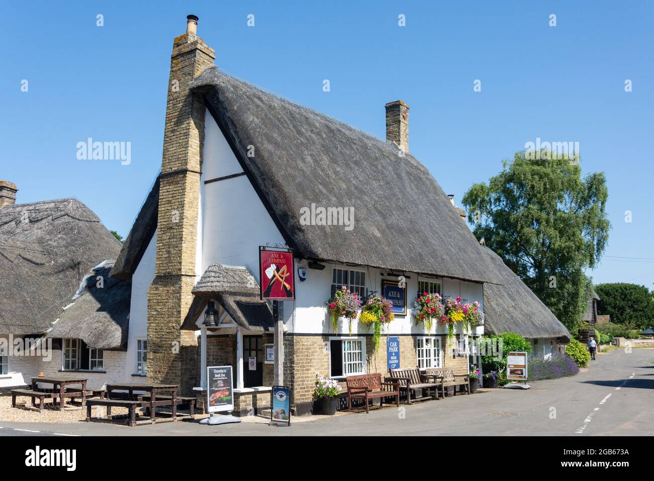 Thatched Axe & Compass Pub, High Street, Hemingford Abbots ...