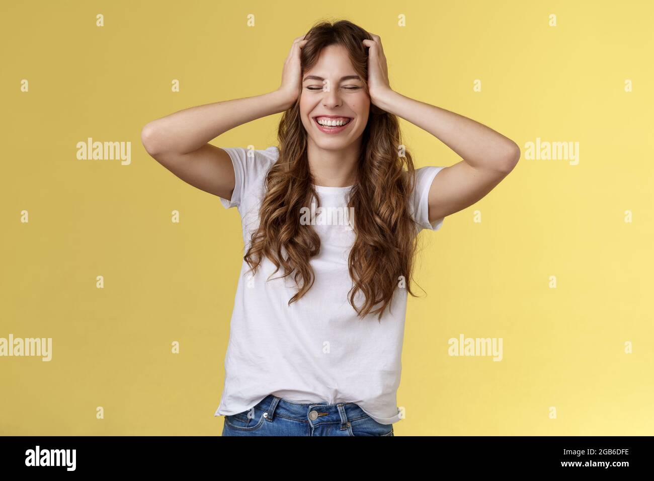 Joyful happy enthusiastic good-looking girl receive unbelievable ...