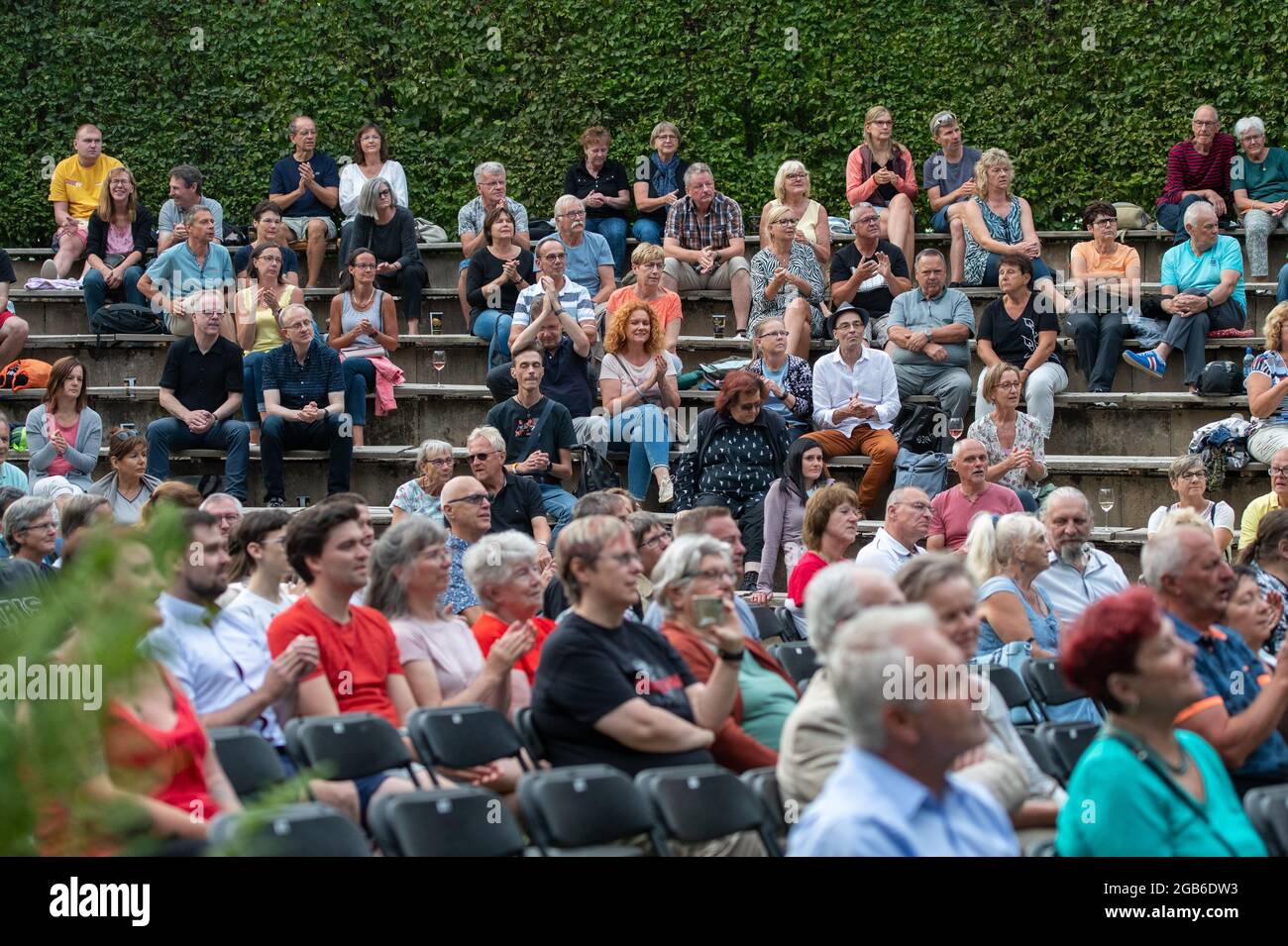 Dieter "Maschine" Birr und Uwe Hassbecker (Silly) im Parktheater Großer Garten in Dresden am 31. ...