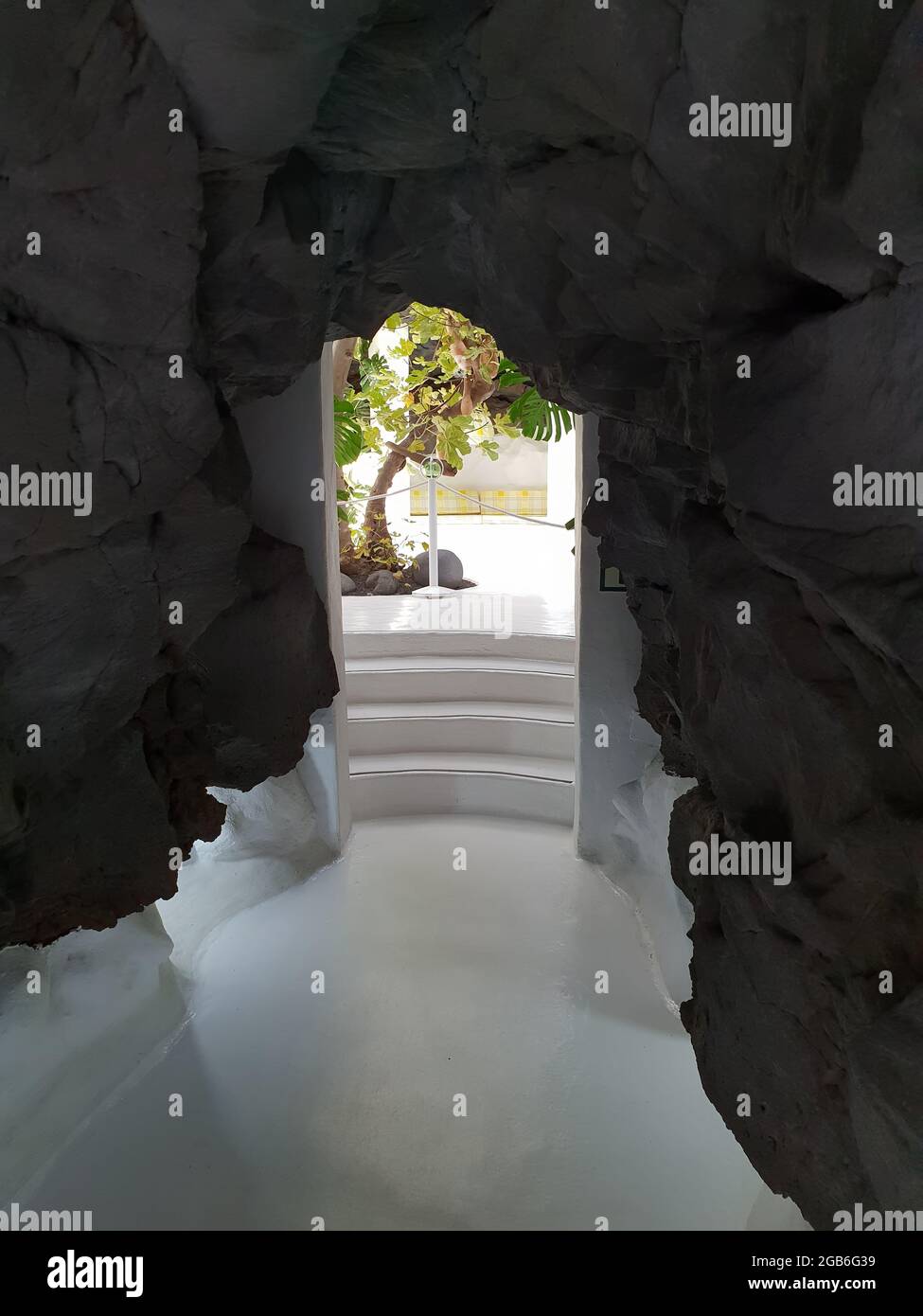 Gang haus hi-res stock photography and images - Alamy