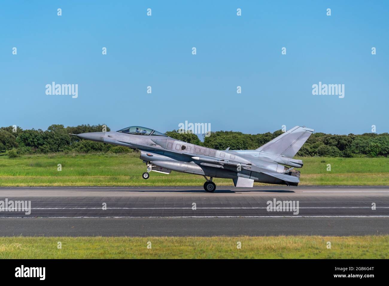 Modern american military airplanes hi-res stock photography and images ...