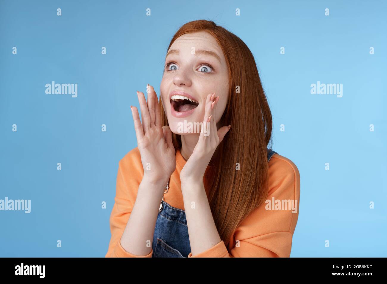 Girl calling someone hi-res stock photography and images - Alamy