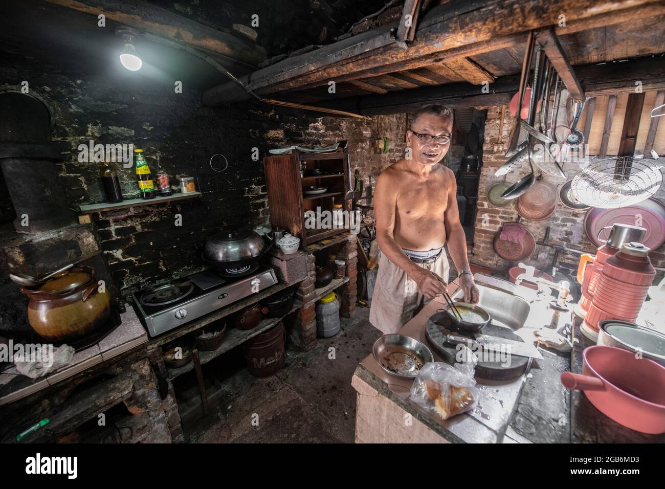 China village cooking hi-res stock photography and images - Alamy