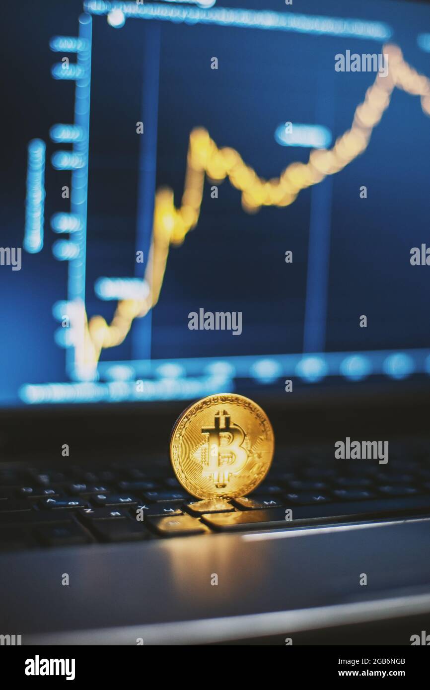 Bitcoin chart computer hi-res stock photography and images - Alamy