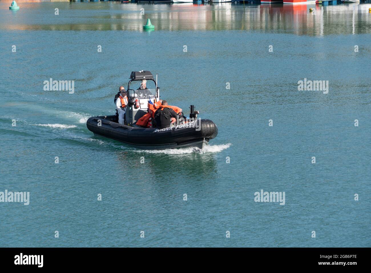 Illegal refugee border force hi-res stock photography and images - Alamy