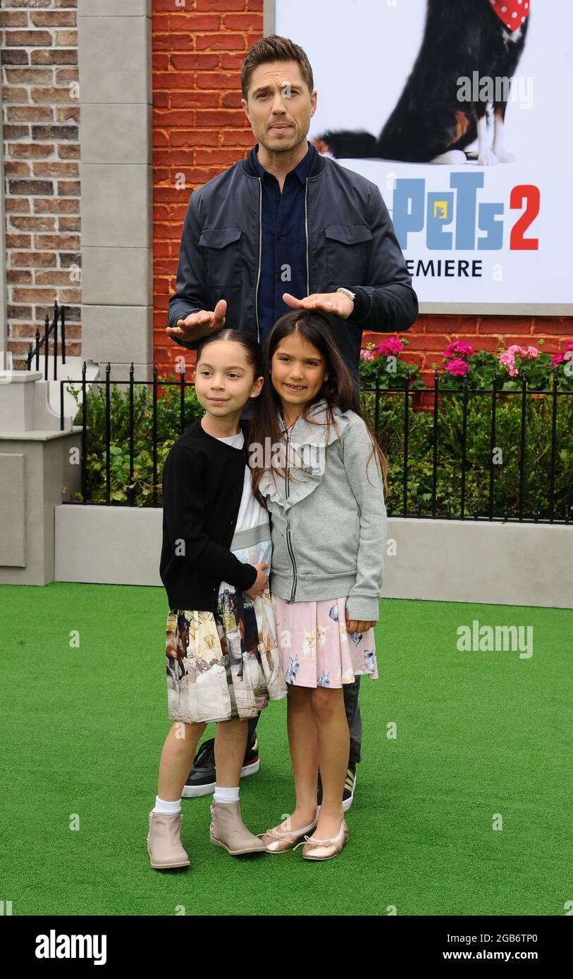 -Westwood - CA - 06/02/2019 The Secret Life Of Pets 2 Los Angeles Premiere -PICTURED: Eric ...
