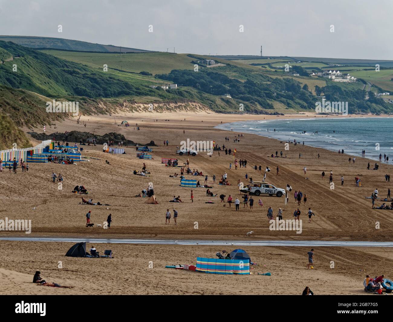 Woolacombe beach huts hi-res stock photography and images - Alamy