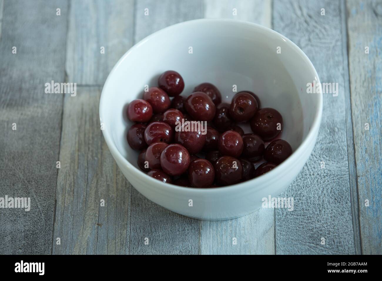 Step-by-step process of making chocolates from dark chocolate and ...
